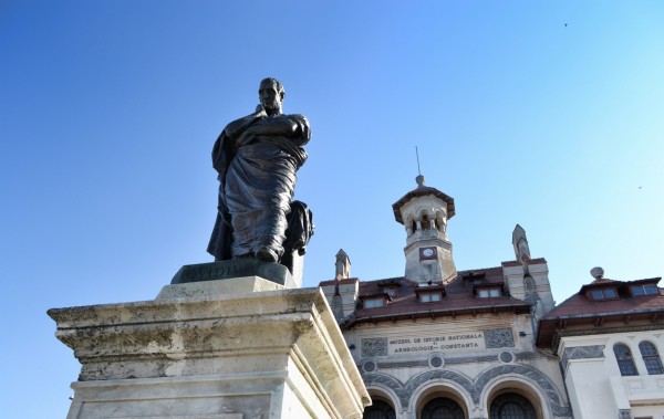 Ovid Statue